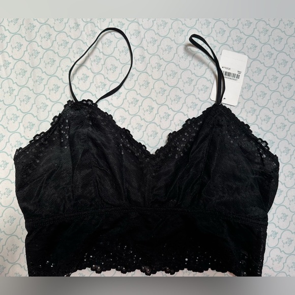 B. Tempt’D | Intimates & Sleepwear | Nwt B Temptd Black Lace Bralette ...